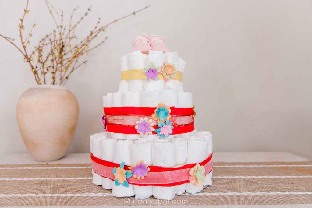 DIAPER CAKE WITH SURPRISES {+ pattern for an easy crochet flower band ...